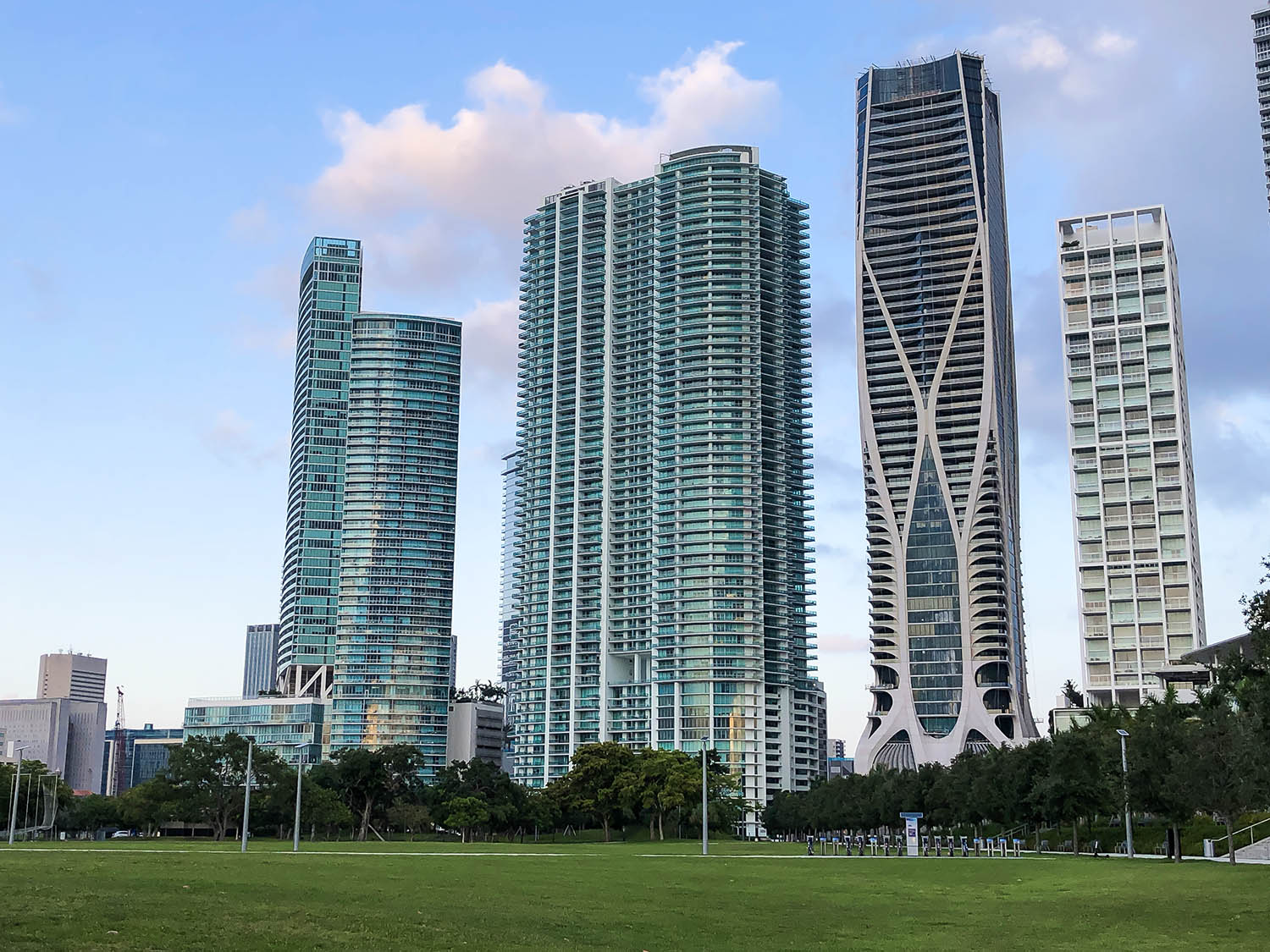 900 Biscayne Bay, Luxury Condos & Penthouses For Sale